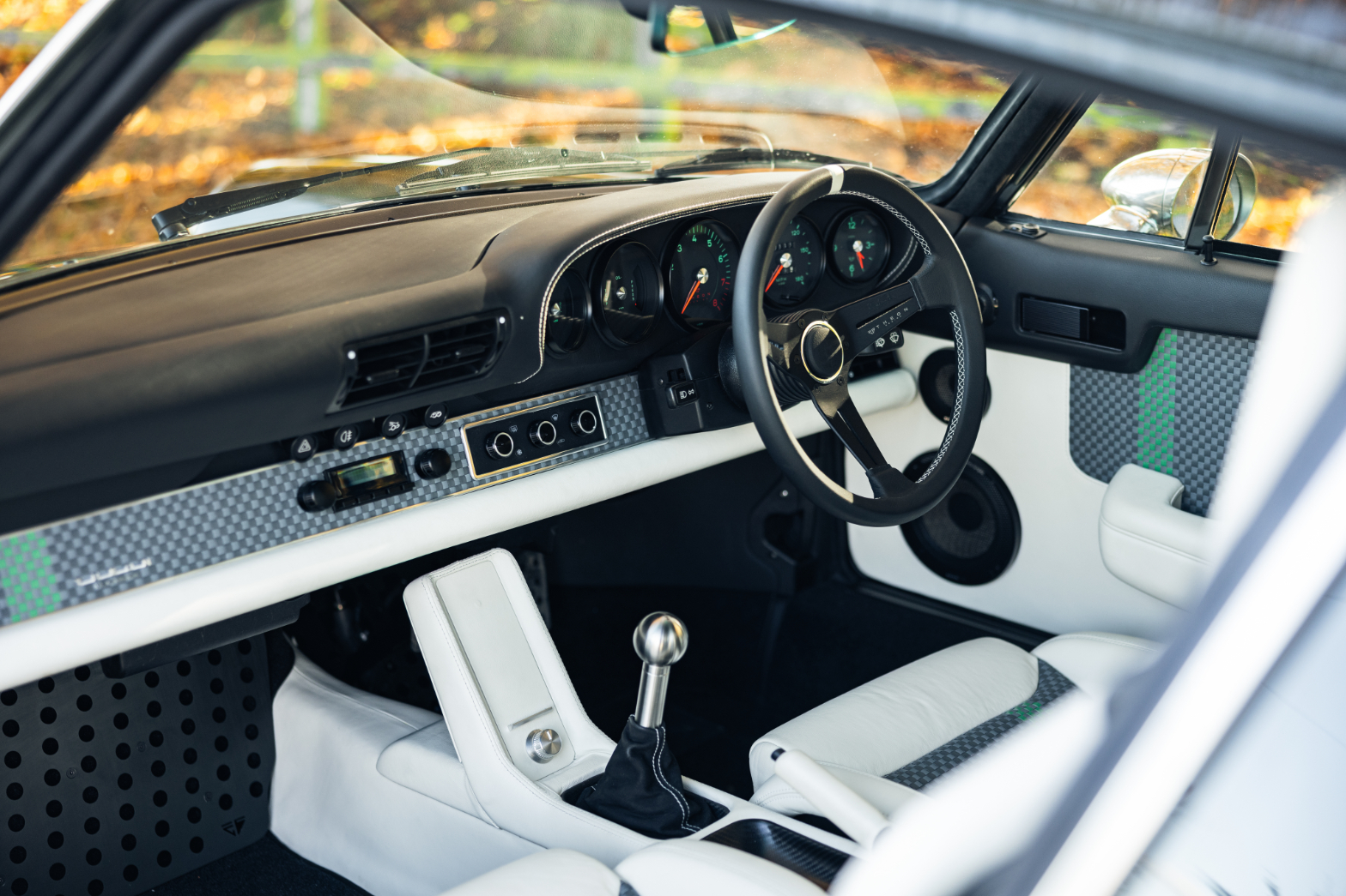 Theon Design customizes second Porsche 911 | Automotive Interiors World