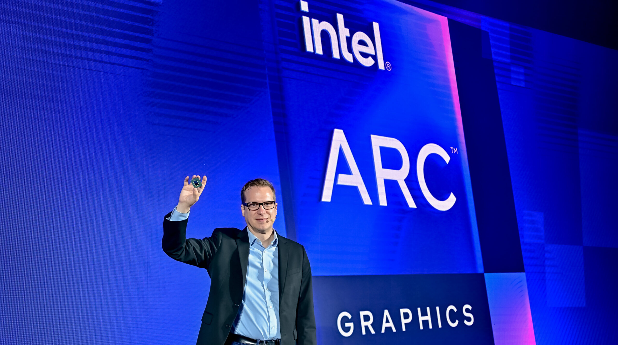 Intel unveils discrete GPU for in-vehicle AI | Automotive Interiors World